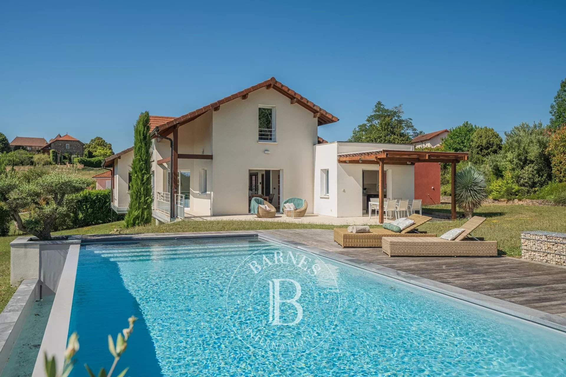 Casa en venta 3 Habitaciones 278 m2 Nivolas-Vermelle - 1 100 000
