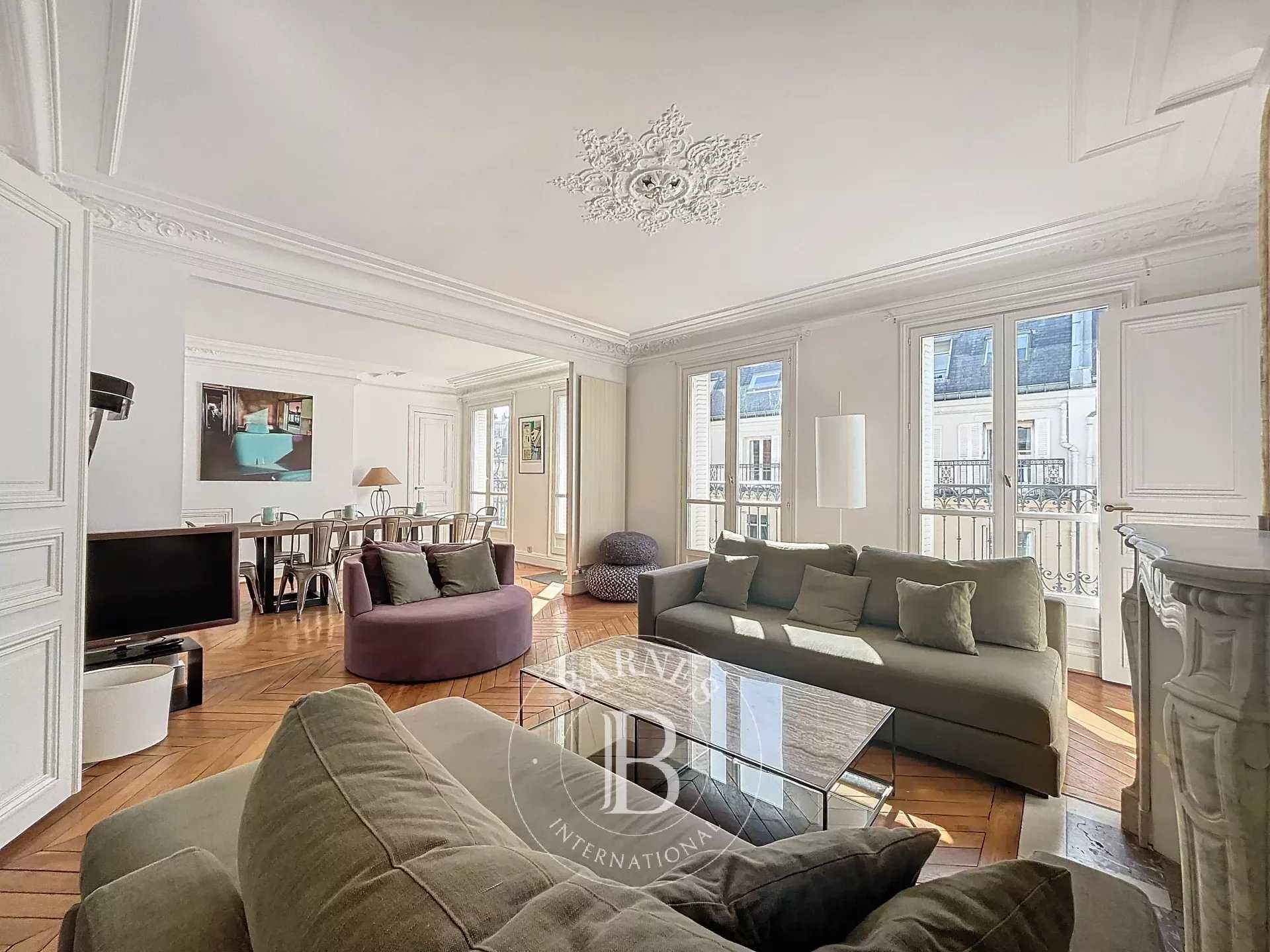 Apartment to rent 3 Bedrooms 1227 sq ft Paris 16 - € 4,000